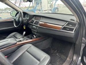 Grey BMW X5 2012 in Vilnius, with an engine capacity of 2.98 L and mileage of 264 thousand km for 5750 €, photo 12 on AUTOMOTO.COM.LV