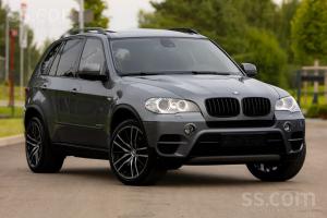 Grey BMW X5 2012 in Jelgava, with an engine capacity of 3.00 L and mileage of 0 thousand km for 10500 €, photo 4 on AUTOMOTO.COM.LV