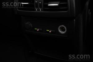 Grey BMW X5 2012 in Jelgava, with an engine capacity of 3.00 L and mileage of 0 thousand km for 10500 €, photo 13 on AUTOMOTO.COM.LV