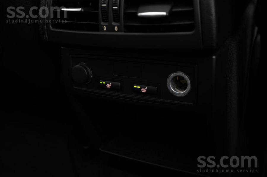 Grey BMW X5 2012 in Jelgava, with an engine capacity of 3.00 L and mileage of 0 thousand km for 10500 €, photo 13 on AUTOMOTO.COM.LV
