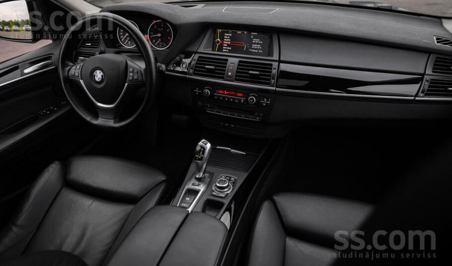 Grey BMW X5 2012 in Jelgava, with an engine capacity of 3.00 L and mileage of 0 thousand km for 10500 €, photo 14 on AUTOMOTO.COM.LV