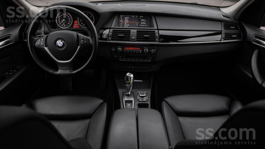 Grey BMW X5 2012 in Jelgava, with an engine capacity of 3.00 L and mileage of 0 thousand km for 10500 €, photo 15 on AUTOMOTO.COM.LV