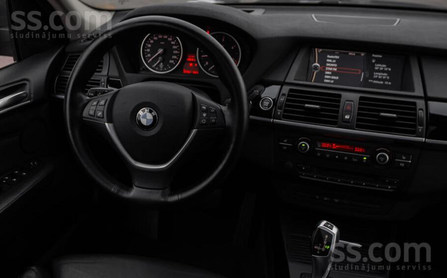Grey BMW X5 2012 in Jelgava, with an engine capacity of 3.00 L and mileage of 0 thousand km for 10500 €, photo 16 on AUTOMOTO.COM.LV