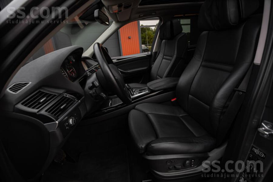 Grey BMW X5 2012 in Jelgava, with an engine capacity of 3.00 L and mileage of 0 thousand km for 10500 €, photo 21 on AUTOMOTO.COM.LV
