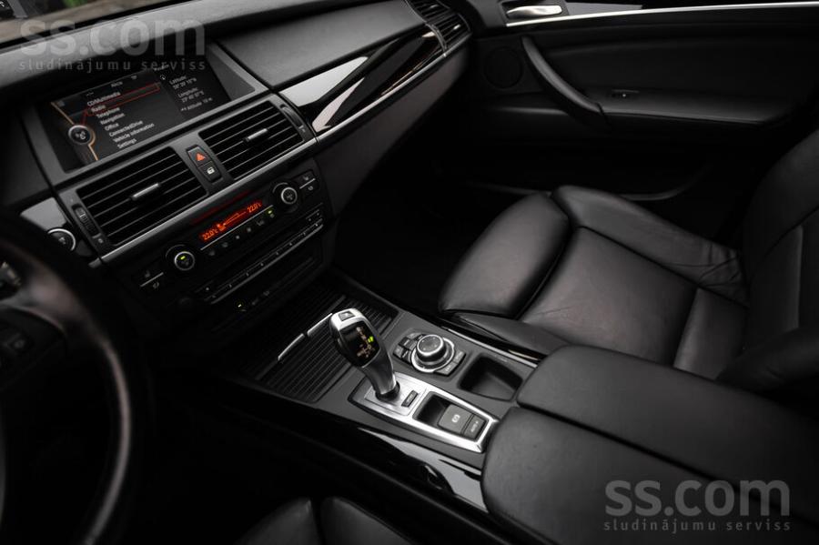 Grey BMW X5 2012 in Jelgava, with an engine capacity of 3.00 L and mileage of 0 thousand km for 10500 €, photo 24 on AUTOMOTO.COM.LV