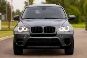 Pelēks BMW X5 2012 Jelgava, ar dzinēja tilpumu 3.00 L un nobraukumu 287 tūkst. km par 10500 €, foto 3 vietnē AUTOMOTO.COM.LV