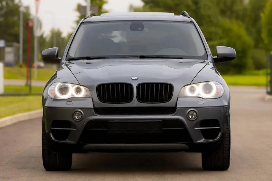 Pelēks BMW X5 2012 Jelgava, ar dzinēja tilpumu 3.00 L un nobraukumu 287 tūkst. km par 10500 €, foto 3 vietnē AUTOMOTO.COM.LV
