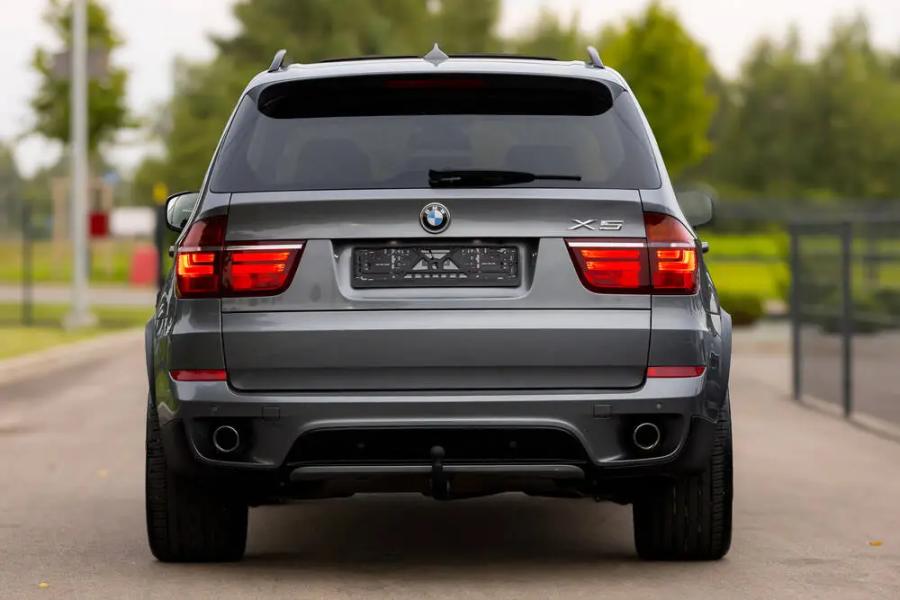 Pelēks BMW X5 2012 Jelgava, ar dzinēja tilpumu 3.00 L un nobraukumu 287 tūkst. km par 10500 €, foto 7 vietnē AUTOMOTO.COM.LV