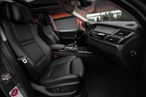 Pelēks BMW X5 2012 Jelgava, ar dzinēja tilpumu 3.00 L un nobraukumu 287 tūkst. km par 10500 €, foto 9 vietnē AUTOMOTO.COM.LV