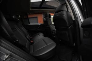 Pelēks BMW X5 2012 Jelgava, ar dzinēja tilpumu 3.00 L un nobraukumu 287 tūkst. km par 10500 €, foto 11 vietnē AUTOMOTO.COM.LV