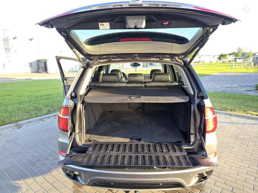 Pelēks BMW X5 2012 Molėtai, ar dzinēja tilpumu 3.50 L un nobraukumu 307 tūkst. km par 8450 €, foto 7 vietnē AUTOMOTO.COM.LV