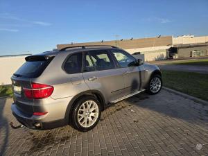 Pelēks BMW X5 2012 Molėtai, ar dzinēja tilpumu 3.50 L un nobraukumu 307 tūkst. km par 8450 €, foto 17 vietnē AUTOMOTO.COM.LV