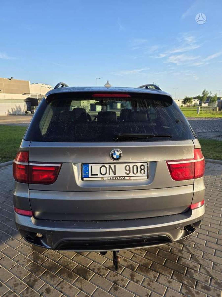 Pelēks BMW X5 2012 Molėtai, ar dzinēja tilpumu 3.50 L un nobraukumu 307 tūkst. km par 8450 €, foto 18 vietnē AUTOMOTO.COM.LV