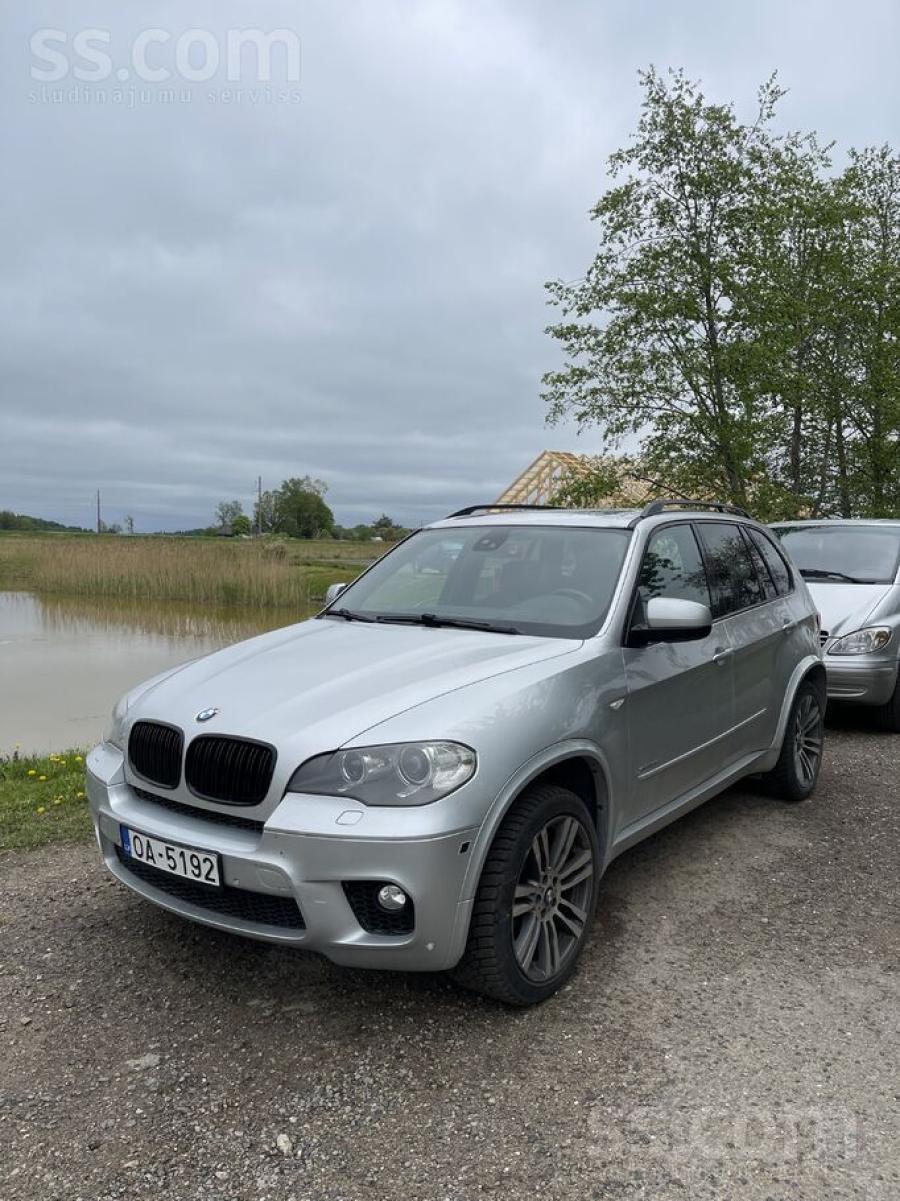 Pelēks BMW X5 2012 Saldus, ar dzinēja tilpumu 3.00 L un nobraukumu 304 tūkst. km par 12990 €, foto 3 vietnē AUTOMOTO.COM.LV