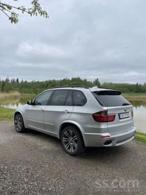 Pelēks BMW X5 2012 Saldus, ar dzinēja tilpumu 3.00 L un nobraukumu 304 tūkst. km par 12990 €, foto 4 vietnē AUTOMOTO.COM.LV