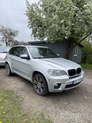 Pelēks BMW X5 2012 Saldus, ar dzinēja tilpumu 3.00 L un nobraukumu 304 tūkst. km par 12990 €, foto 5 vietnē AUTOMOTO.COM.LV