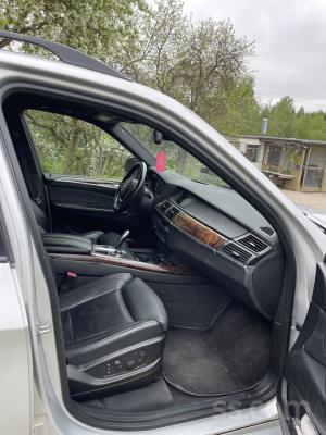 Pelēks BMW X5 2012 Saldus, ar dzinēja tilpumu 3.00 L un nobraukumu 304 tūkst. km par 12990 €, foto 8 vietnē AUTOMOTO.COM.LV