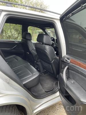 Pelēks BMW X5 2012 Saldus, ar dzinēja tilpumu 3.00 L un nobraukumu 304 tūkst. km par 12990 €, foto 9 vietnē AUTOMOTO.COM.LV
