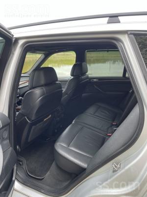 Pelēks BMW X5 2012 Saldus, ar dzinēja tilpumu 3.00 L un nobraukumu 304 tūkst. km par 12990 €, foto 11 vietnē AUTOMOTO.COM.LV