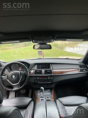 Pelēks BMW X5 2012 Saldus, ar dzinēja tilpumu 3.00 L un nobraukumu 304 tūkst. km par 12990 €, foto 13 vietnē AUTOMOTO.COM.LV