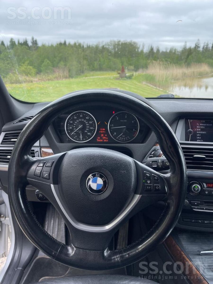 Pelēks BMW X5 2012 Saldus, ar dzinēja tilpumu 3.00 L un nobraukumu 304 tūkst. km par 12990 €, foto 15 vietnē AUTOMOTO.COM.LV