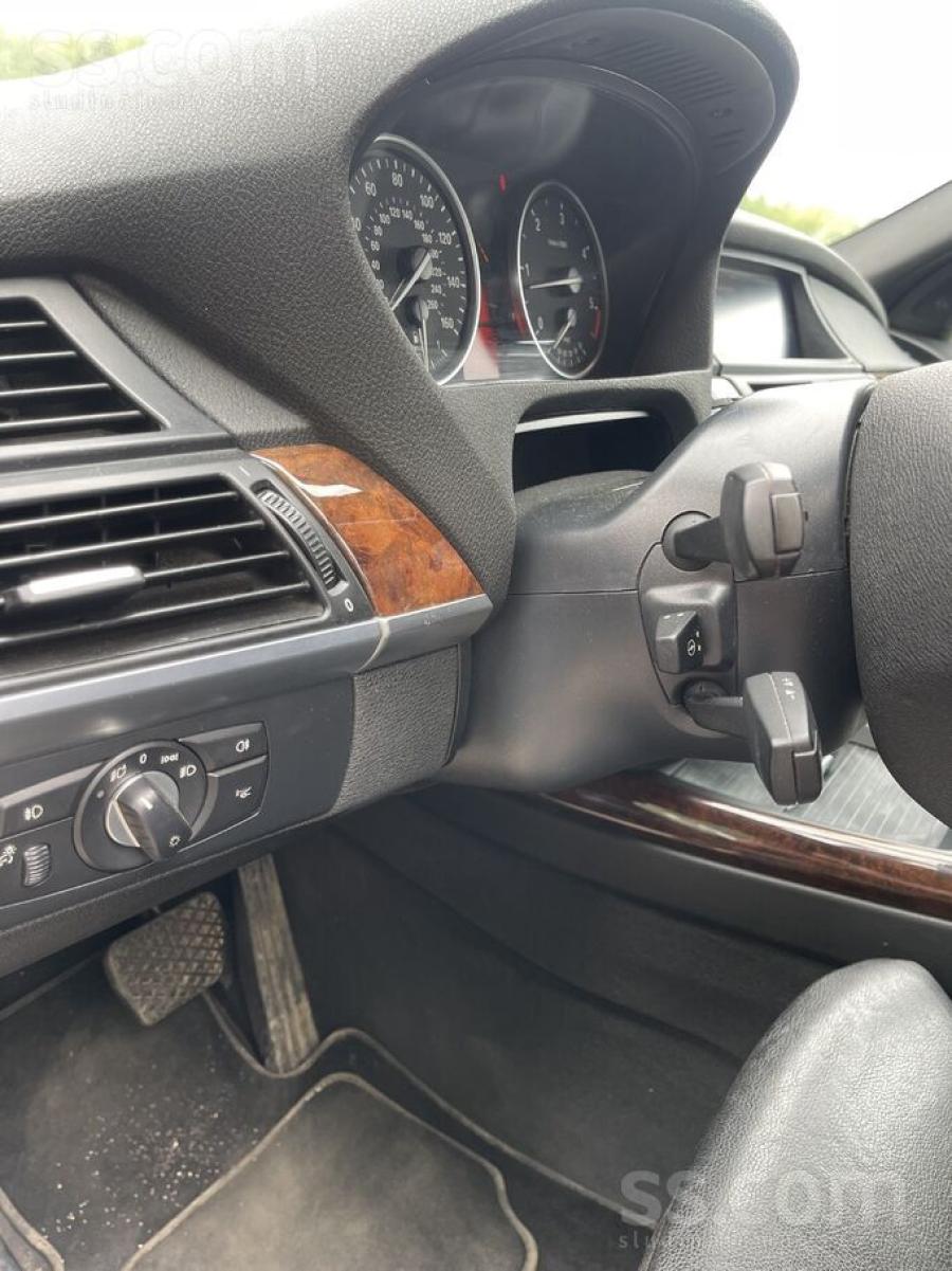 Pelēks BMW X5 2012 Saldus, ar dzinēja tilpumu 3.00 L un nobraukumu 304 tūkst. km par 12990 €, foto 17 vietnē AUTOMOTO.COM.LV