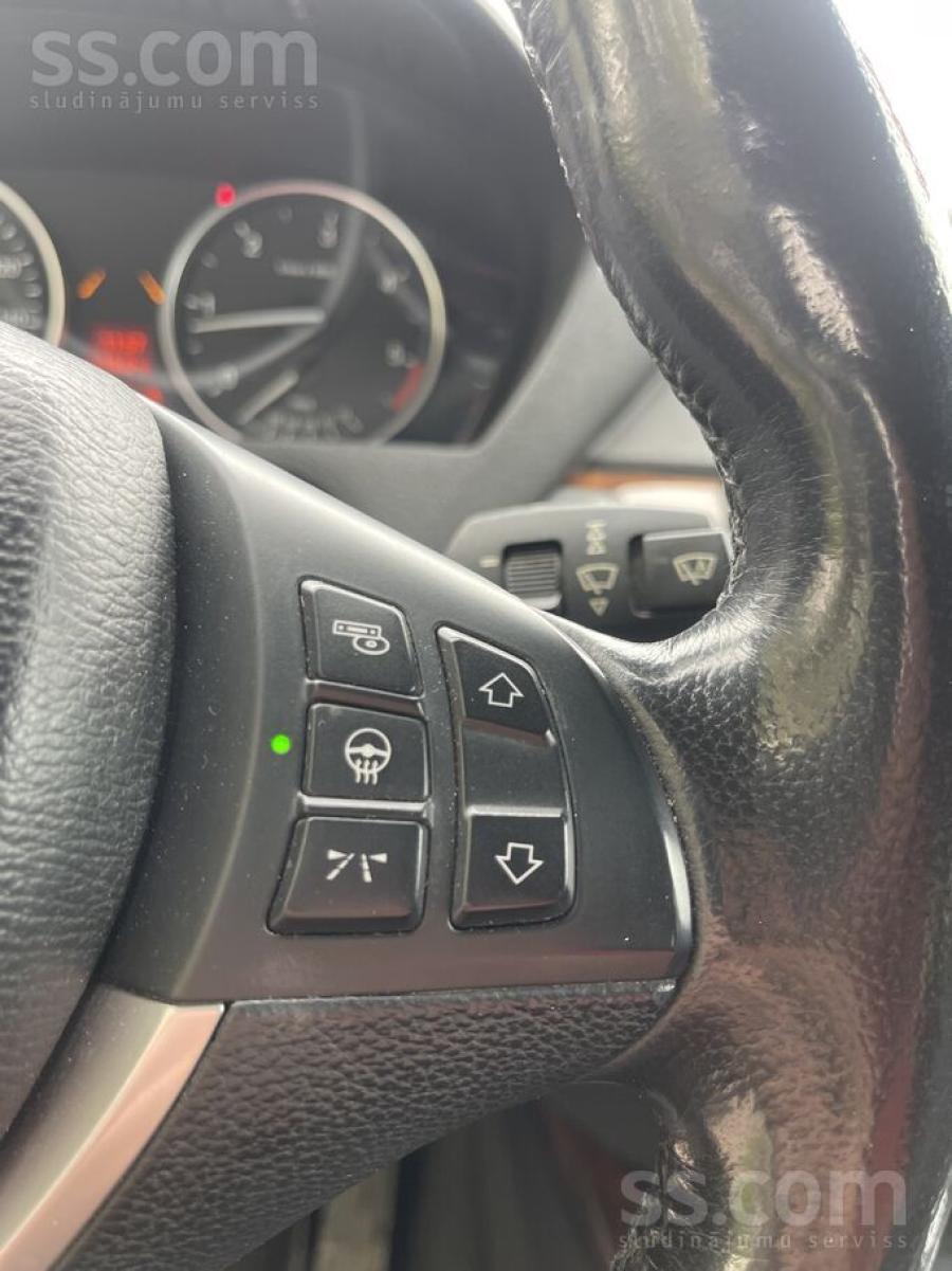 Pelēks BMW X5 2012 Saldus, ar dzinēja tilpumu 3.00 L un nobraukumu 304 tūkst. km par 12990 €, foto 18 vietnē AUTOMOTO.COM.LV