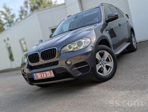 Pelēks BMW X5 2012 Rīga, ar dzinēja tilpumu 3.00 L un nobraukumu 262 tūkst. km par 11500 €, foto 1 vietnē AUTOMOTO.COM.LV