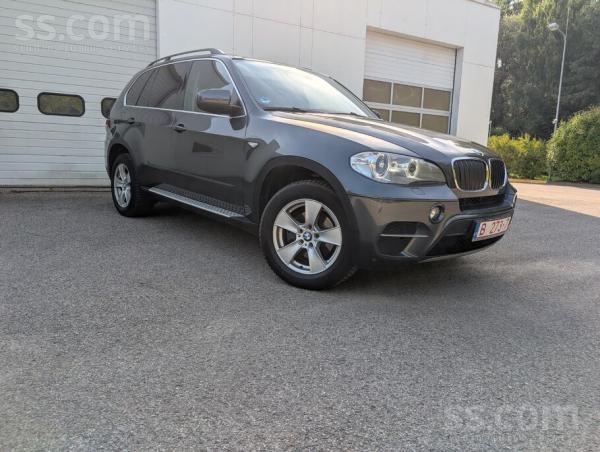 Pelēks BMW X5 2012 Rīga, ar dzinēja tilpumu 3.00 L un nobraukumu 262 tūkst. km par 11500 €, foto 5 vietnē AUTOMOTO.COM.LV