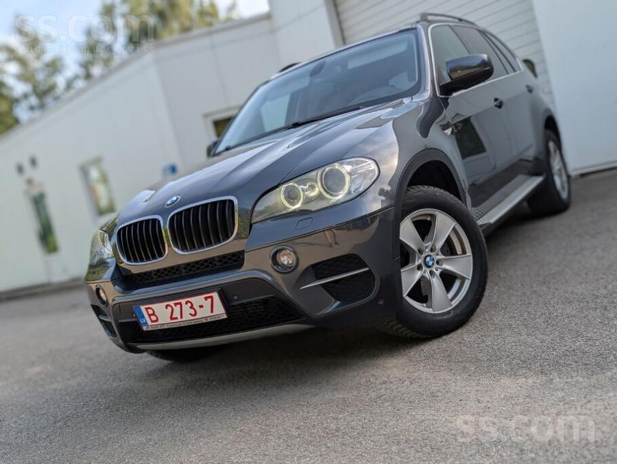 Pelēks BMW X5 2012 Rīga, ar dzinēja tilpumu 3.00 L un nobraukumu 262 tūkst. km par 11500 €, foto 1 vietnē AUTOMOTO.COM.LV