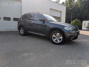 Pelēks BMW X5 2012 Rīga, ar dzinēja tilpumu 3.00 L un nobraukumu 262 tūkst. km par 11500 €, foto 5 vietnē AUTOMOTO.COM.LV