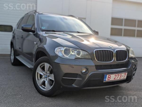 Grey BMW X5 2012 in Riga, with an engine capacity of 3.00 L and mileage of 262 thousand km for 11500 €, photo 6 on AUTOMOTO.COM.LV
