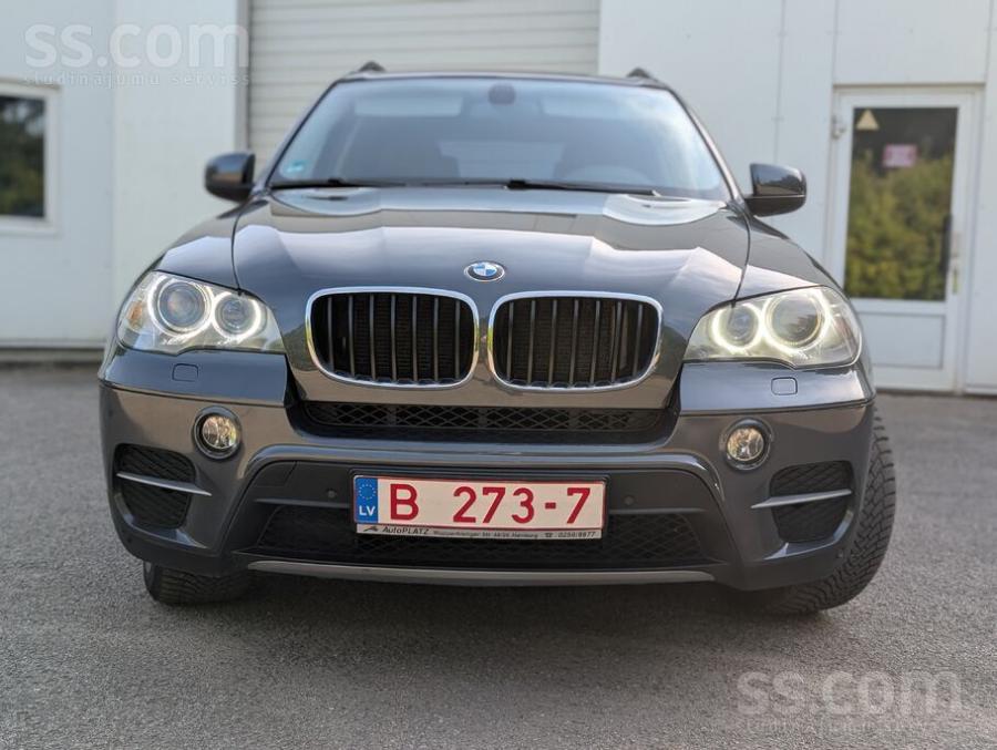 Pelēks BMW X5 2012 Rīga, ar dzinēja tilpumu 3.00 L un nobraukumu 262 tūkst. km par 11500 €, foto 8 vietnē AUTOMOTO.COM.LV