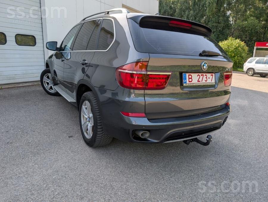 Pelēks BMW X5 2012 Rīga, ar dzinēja tilpumu 3.00 L un nobraukumu 262 tūkst. km par 11500 €, foto 11 vietnē AUTOMOTO.COM.LV