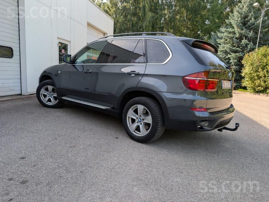 Pelēks BMW X5 2012 Rīga, ar dzinēja tilpumu 3.00 L un nobraukumu 262 tūkst. km par 11500 €, foto 12 vietnē AUTOMOTO.COM.LV