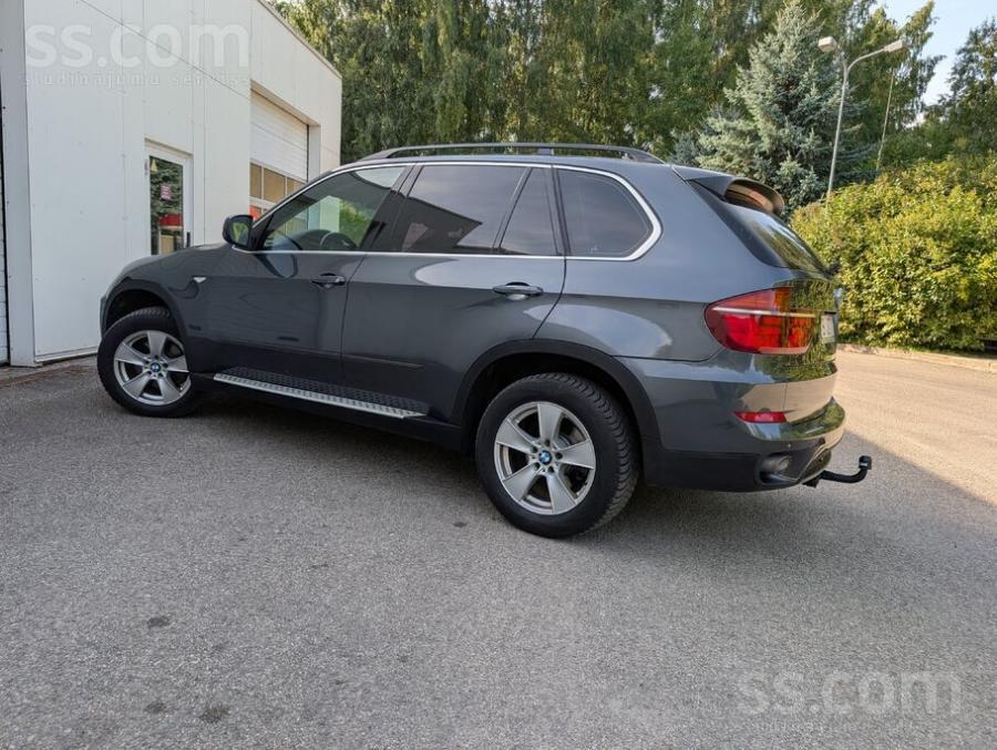 Pelēks BMW X5 2012 Rīga, ar dzinēja tilpumu 3.00 L un nobraukumu 262 tūkst. km par 11500 €, foto 13 vietnē AUTOMOTO.COM.LV