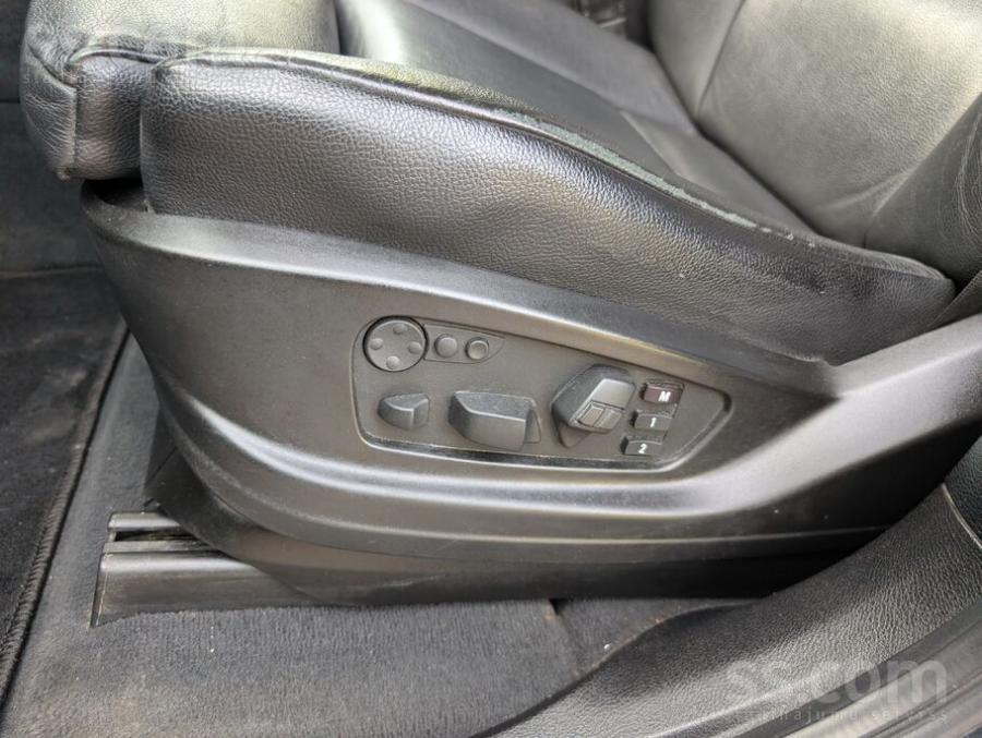 Pelēks BMW X5 2012 Rīga, ar dzinēja tilpumu 3.00 L un nobraukumu 262 tūkst. km par 11500 €, foto 22 vietnē AUTOMOTO.COM.LV