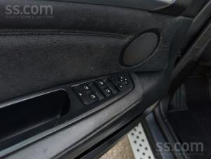 Pelēks BMW X5 2012 Rīga, ar dzinēja tilpumu 3.00 L un nobraukumu 262 tūkst. km par 11500 €, foto 23 vietnē AUTOMOTO.COM.LV