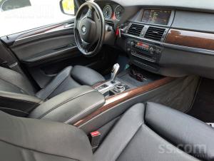 Pelēks BMW X5 2012 Rīga, ar dzinēja tilpumu 3.00 L un nobraukumu 262 tūkst. km par 11500 €, foto 25 vietnē AUTOMOTO.COM.LV