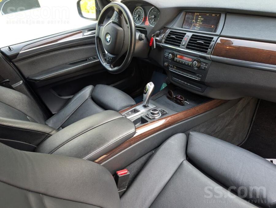 Pelēks BMW X5 2012 Rīga, ar dzinēja tilpumu 3.00 L un nobraukumu 262 tūkst. km par 11500 €, foto 25 vietnē AUTOMOTO.COM.LV