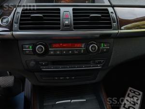 Pelēks BMW X5 2012 Rīga, ar dzinēja tilpumu 3.00 L un nobraukumu 262 tūkst. km par 11500 €, foto 26 vietnē AUTOMOTO.COM.LV
