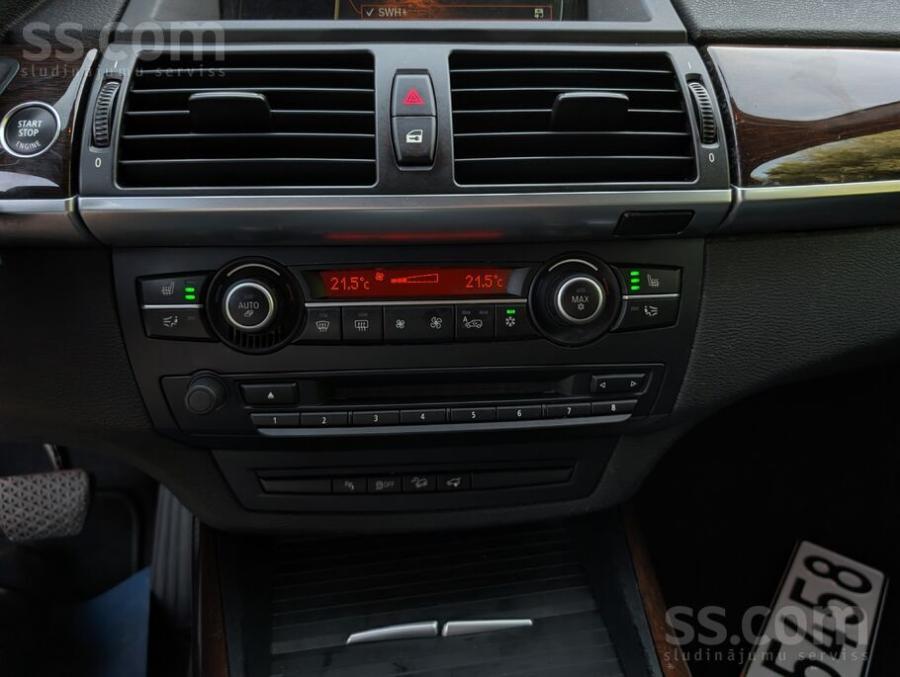 Pelēks BMW X5 2012 Rīga, ar dzinēja tilpumu 3.00 L un nobraukumu 262 tūkst. km par 11500 €, foto 26 vietnē AUTOMOTO.COM.LV