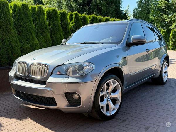 Grey BMW X5 2012 in Utena, with an engine capacity of 3.00 L and mileage of 293 thousand km for 8700 €, photo 2 on AUTOMOTO.COM.LV