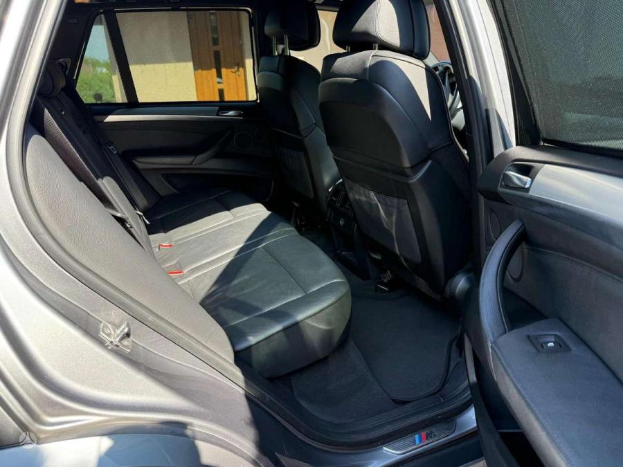 Pelēks BMW X5 2012 Utena, ar dzinēja tilpumu 3.00 L un nobraukumu 293 tūkst. km par 8700 €, foto 18 vietnē AUTOMOTO.COM.LV