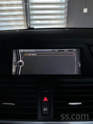 Grey BMW X5 2012 in Valmiera, with an engine capacity of 3.00 L and mileage of 97 thousand km for 19990 €, photo 9 on AUTOMOTO.COM.LV