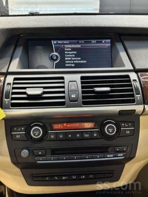 Grey BMW X5 2012 in Valmiera, with an engine capacity of 3.00 L and mileage of 97 thousand km for 19990 €, photo 46 on AUTOMOTO.COM.LV