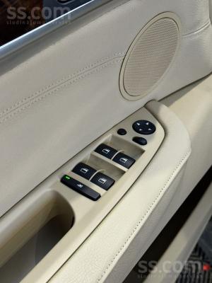 Grey BMW X5 2012 in Valmiera, with an engine capacity of 3.00 L and mileage of 97 thousand km for 19990 €, photo 52 on AUTOMOTO.COM.LV