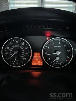 Grey BMW X5 2012 in Valmiera, with an engine capacity of 3.00 L and mileage of 97 thousand km for 19990 €, photo 59 on AUTOMOTO.COM.LV