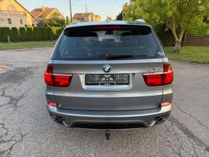 Grey BMW X5 2012 in Marijampole, with an engine capacity of 2.99 L and mileage of 258 thousand km for 9800 €, photo 9 on AUTOMOTO.COM.LV