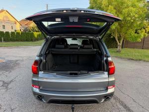 Grey BMW X5 2012 in Marijampole, with an engine capacity of 2.99 L and mileage of 258 thousand km for 9800 €, photo 10 on AUTOMOTO.COM.LV